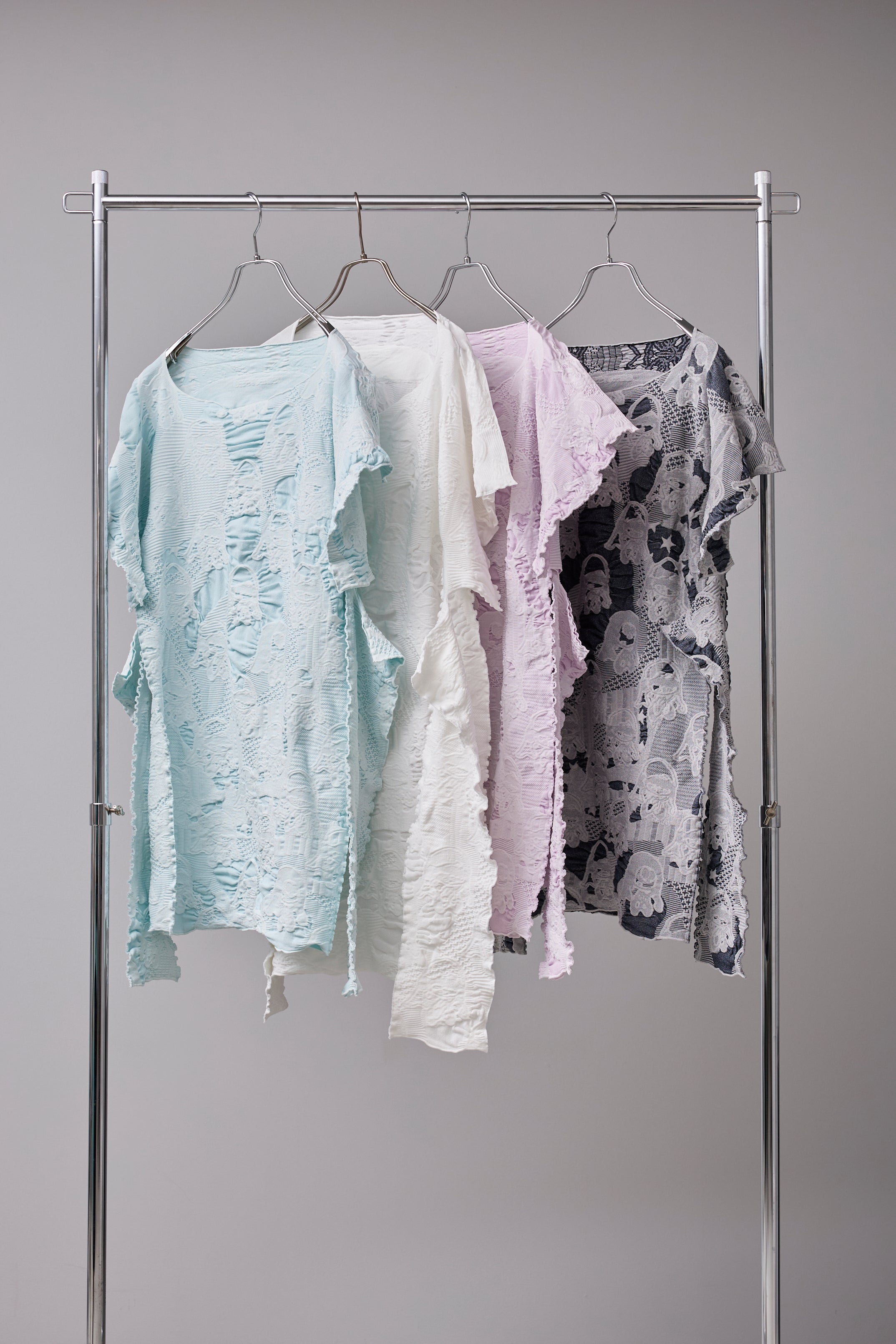SEAMLESS DEFORMED THIN KNIT/COMPLEX – BODYSONG. ONLINE STORE